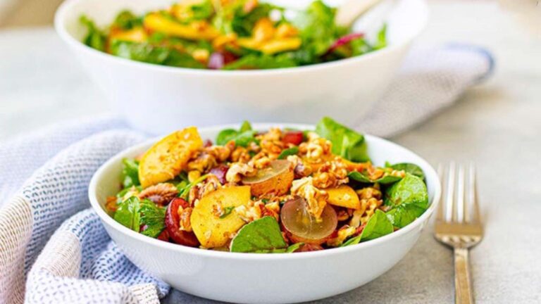 16 Office-Friendly Lunch Salads You'll Love Taking To Work